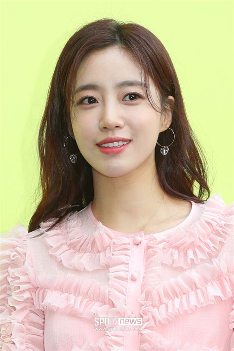 함은정 신사동호랭이 직접 조문…본명 故이호양 빈소사진 먹먹 네이트 연예