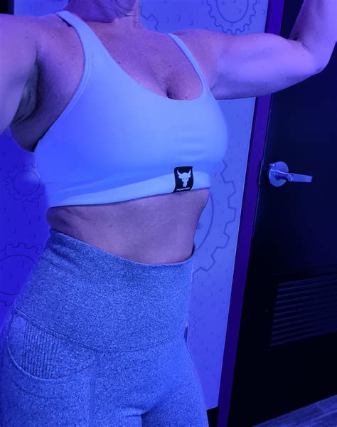 Feeling Fit And Fantastic Rcougarsandmilfssfw