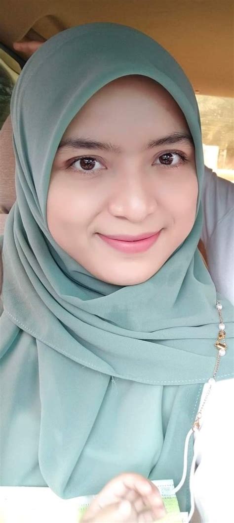 Dia Tonggeng Nampak Cipap Merah Baileetarogray