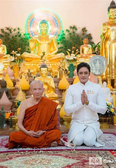 តួអង្គព្រះពុទ្ធរបស់ឥណ្ឌា មកក្រាបថ្វាយបង្គំសម្ដេចសង្ឃ ពិន សែម នៅវត្តរាជបូណ៌ សុីសុីថាមស៍