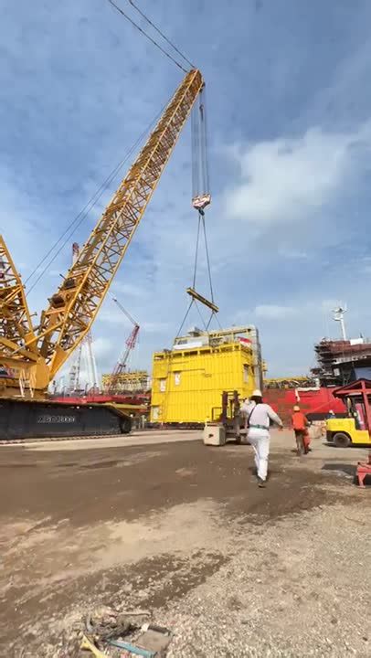 Watch Now First Series Of Topside Modules Lifting For Fpso Marlin