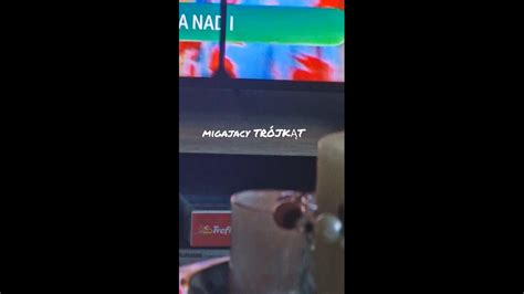 Migający trójkąt na ekranie Samsung QLED 4K TV 55 Q60C co to oznacza