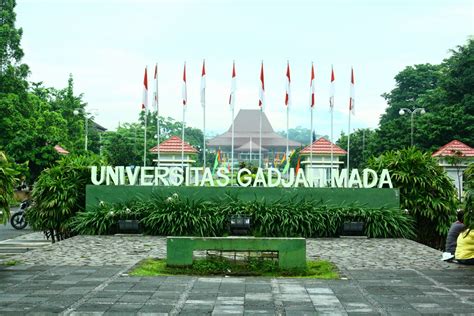 10 Kampus Di Indonesia Yang Paling Diminati SNMPTN Tahun 2015