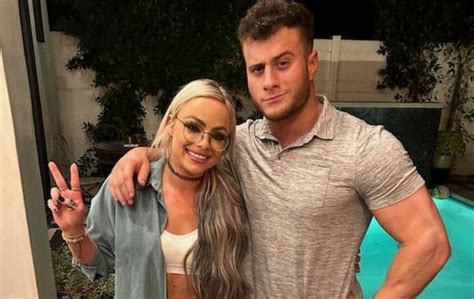 Top Female Wwe Superstar Reacts To Liv Morgan And Mjfs Viral Photo