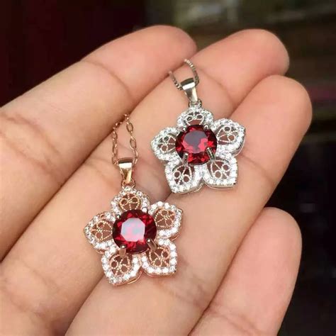 Natural Red Garnet Pendant S925 Silver Natural Gemstone Pendant