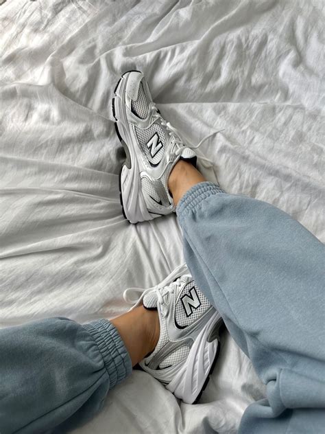 Кроссовки New Balance 530 Женские зимние наряды Ретро наряды Зимние