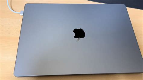 Users M1 Max MacBook Pro Not Charging While Powered Off IPhone In Canada