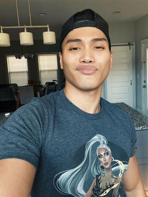 15 Sexy Pics Of Aura Mayari The Trade Of Drag Race Season 15