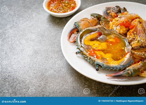 Ovos De Caranguejo Picados Com Molho Foto De Stock Imagem De Gostoso Delicioso 196934720