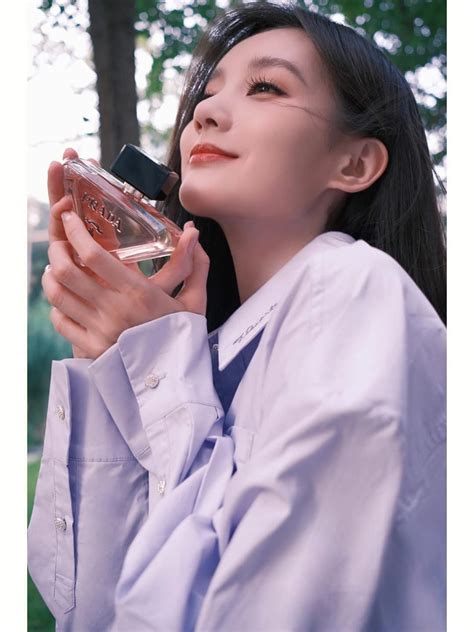 李一桐 Liyi Tong Twitter
