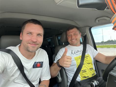 Еще один бус в семью — Volkswagen Multivan T5 2 л 2012 года