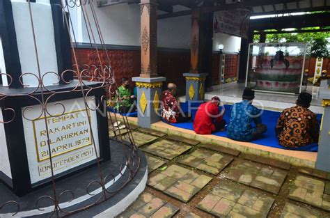 Doa Bersama Di Tempat Kelahiran Ra Kartini Antara Foto