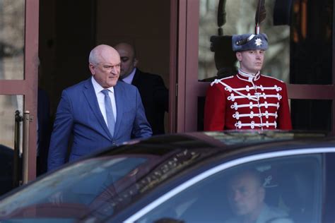 Това се случи с Главчев часове след гръмката новина от Радев СНИМКИ Галерия Блиц