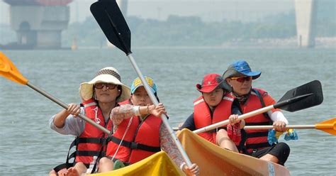 한강에서 카누체험해요