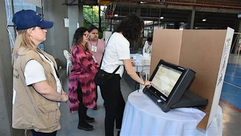 Abren Colegios Electorales En Paraguay Para Elecciones Presidenciales