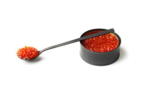 검은 깡통에 담긴 빨간 연어 캐비어와 흰색 바탕에 검은 숟가락 0명에 대한 스톡 사진 및 기타 이미지 0명 건강한 생활방식