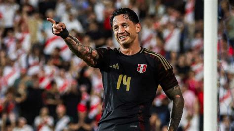 Lapadula se vuelve tendencia por su peculiar celebración tras victoria