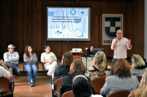 Semana da Enfermagem volta ao presencial palestras cursos práticos