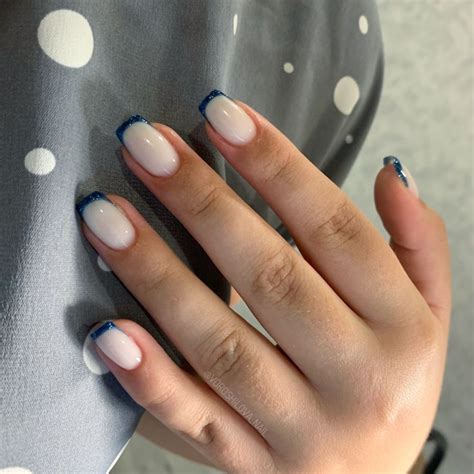 Блестящий френч молочные ногти Nails Beauty