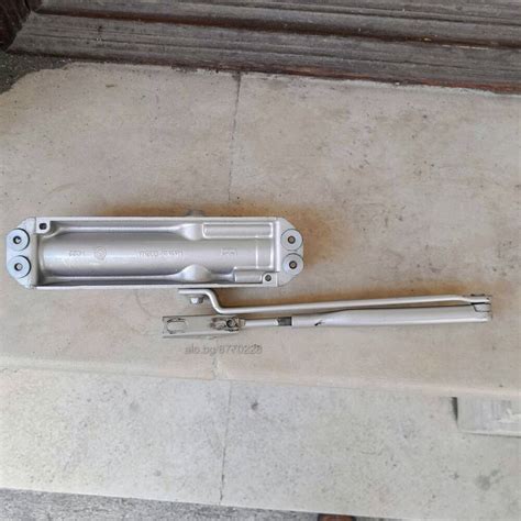 Продавам затварящ механизъм за врата Dorma Врати дограма щори тенти Бургас Механизъ