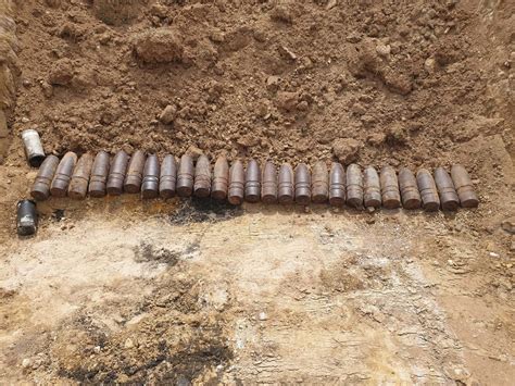 Айлын хашаанаас байлдааны тэсрэх бөмбөг илрүүлжээ