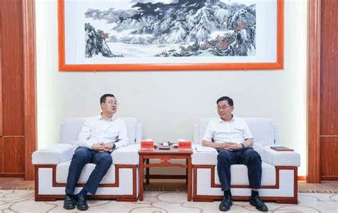 市政府与中国建材集团举行座谈会昭通杨承新产业