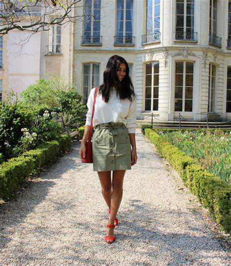 Кожаная юбка оливкового цвета с чем носить 93 фото