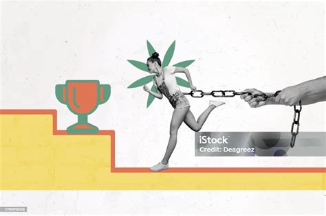 복합 크리 에이 티브 아트 콜라주 행복 소녀 실행 의자 잔 조준 결정 체인 손 보스 노력 그린 배경에 고립 된 20 24세에 대한 스톡 사진 및 기타 이미지 Istock