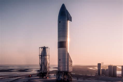 A Startup Spacex Testa Com Sucesso Foguetão Que Vai Levar O Homem à Lua