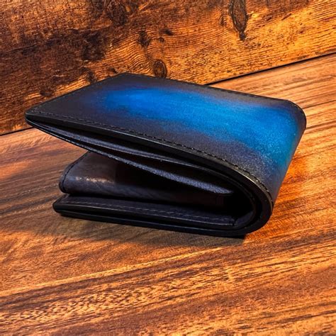 革の手染め 二つ折り財布 ブルー（青紺） ミニ財布・コンパクト財布（メンズ） 革工房majutworks 通販 6438286