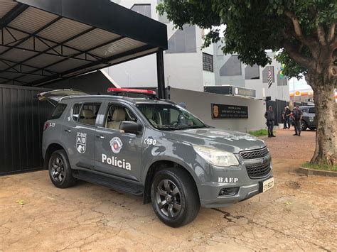 Dupla suspeita de tráfico de drogas é morta tiros de fuzil e