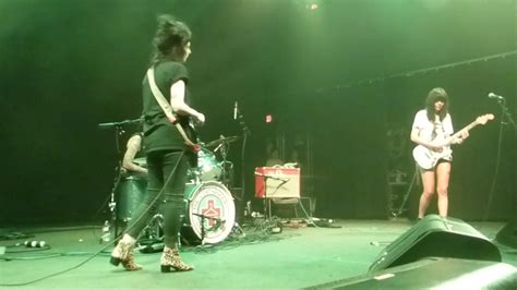The Coathangers Nestle In My Boobies → Hurricane Houston 020817
