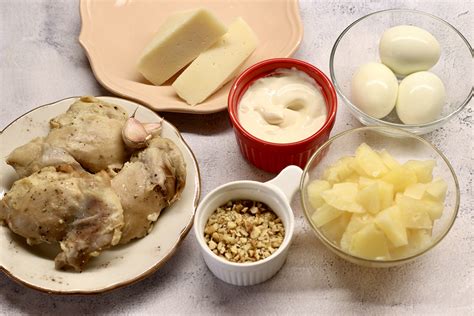 Салат с курицей ананасом и сыром рецепт приготовления в домашних