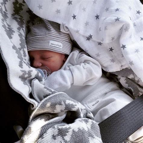 Pin by 𝐒𝚑𝚊𝚗𝚗𝚘𝚗 on b a b e s Baby boy Cute baby photos Baby