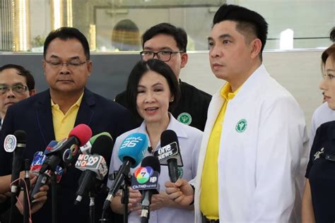 นายกองตรี ดร ธนกฤต จิตรอารีย์รัตน์ ผู้ช่วยรัฐมนตรีประจำกระทรวง