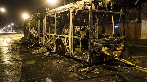 Disturbios En Chile Un Policía Herido De Bala En El Aniversario Del