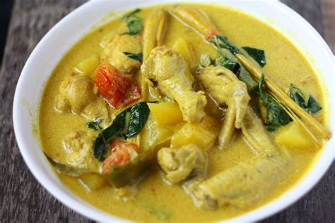 Indonesian Turmeric Chicken Curry Mild Latasha S Kitchen