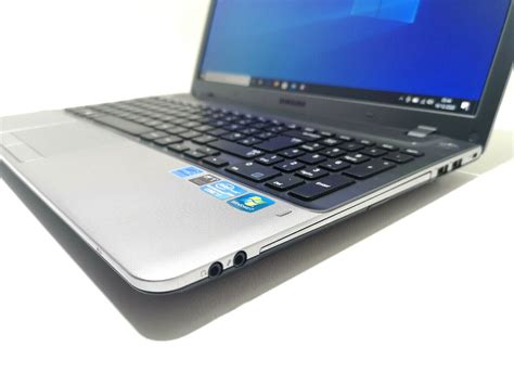 Refurbished Samsung NP350V5C Laptop PC