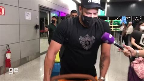 Vídeo Hulk Desembarca Em Belo Horizonte Para Pré Temporada No Atlético