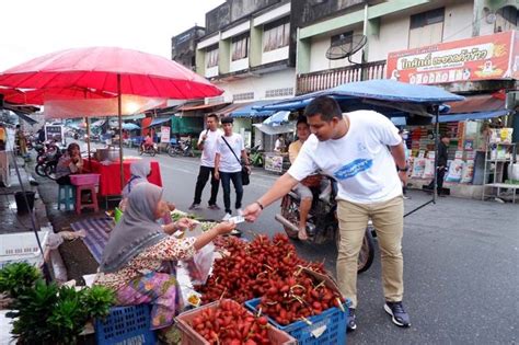 ในประเทศ ชัยชนะ พา ยุทธการ เดินตลาดแนะนำตัวให้ชาวชะอวด หลังได้รับโอกาสเป็นว่าที่ผู้สมัคร