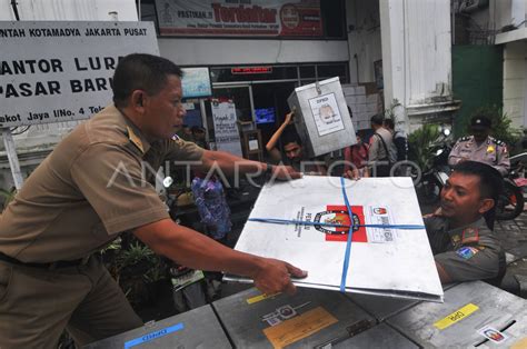 DISTRIBUSI LOGISTIK PEMILU ANTARA Foto