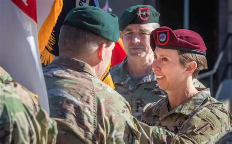 Who Was The First Female Green Beret At Janis Clayson Blog