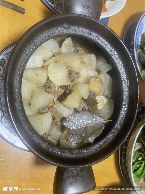 牛腩萝卜堡摄影图 传统美食 餐饮美食 摄影图库 昵图网nipic