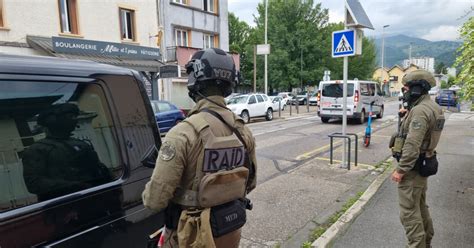 Grenoble Meurtre De Lilian Dejean Lenquête Saccélère Létau Se