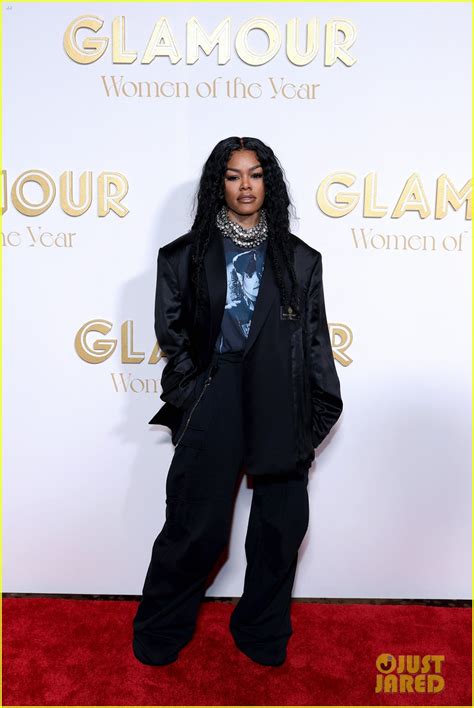 Photo Angela Bassett Glamour Women Of The Year 2022 11 Photo 4848592 Just Jared