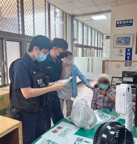 8旬婦迷途蹲坐菜市場「這物」立功助她返家