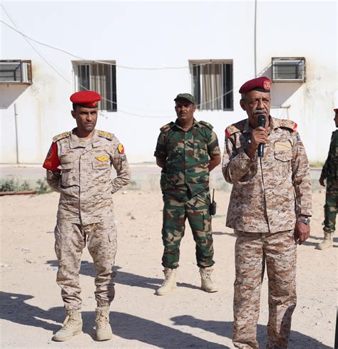 قائد المنطقة العسكرية الثانية يؤكد اهتمامه بتطوير الشرطة العسكرية لتصبح