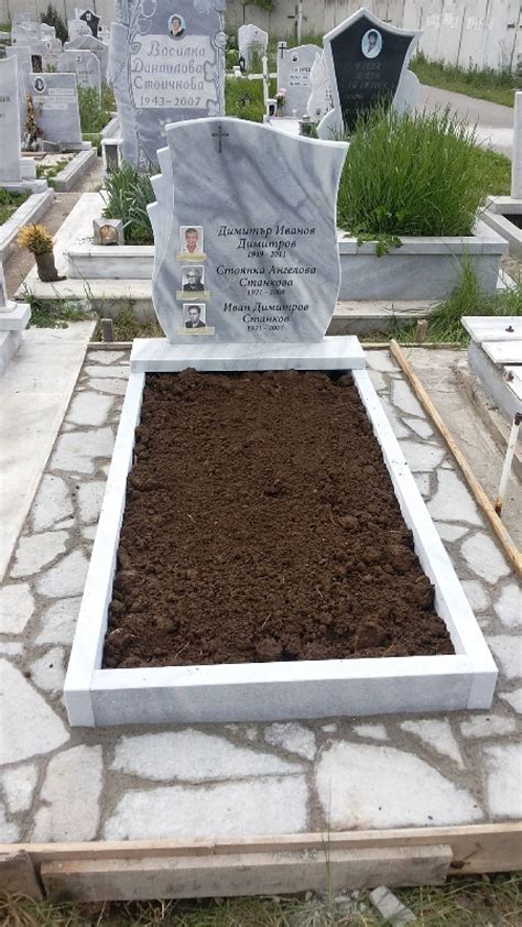 Надгробни паметници и плочи София и окръг ЦЕНИ Каталог Tombstone