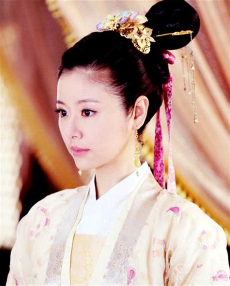 鄭爽劉詩詩趙麗穎娜扎，女神側顏誰秒殺了你咧？ 每日頭條