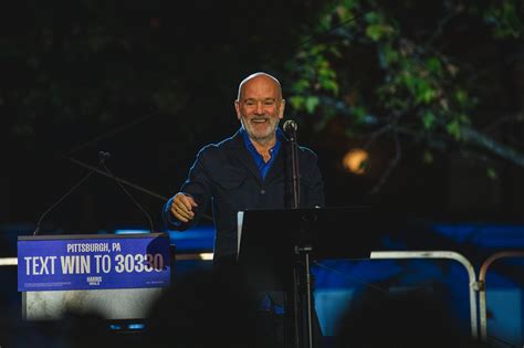 Photo Essay Michael Stipe And Jason Isbell Play Free Concert In